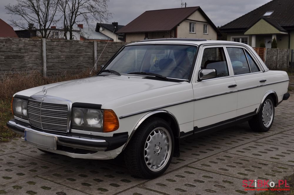 1982' Mercedes-Benz W123 for sale . Starogard Gdanski, Poland